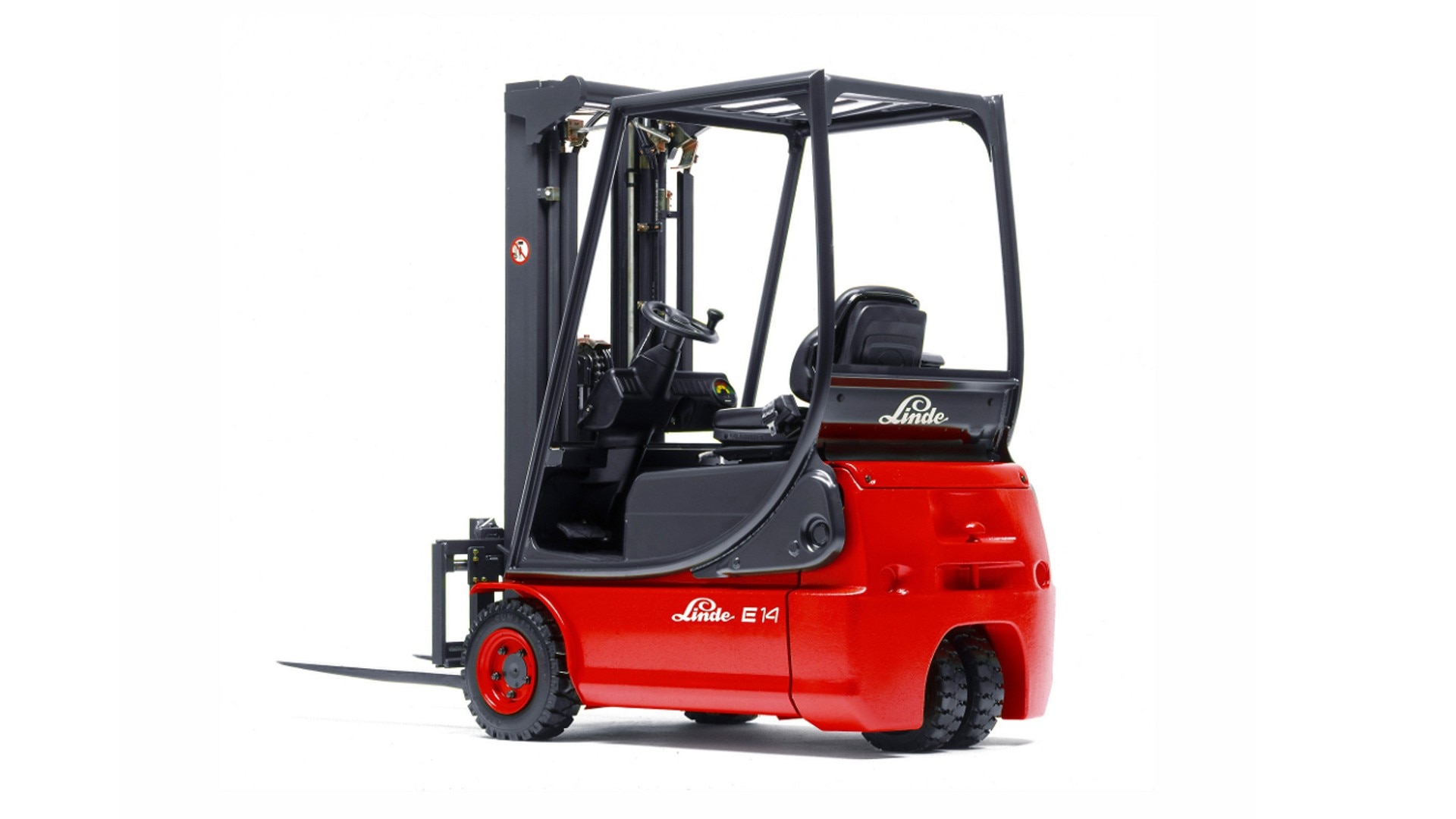 50 Years of Electric Forklifts | Linde Material Handling